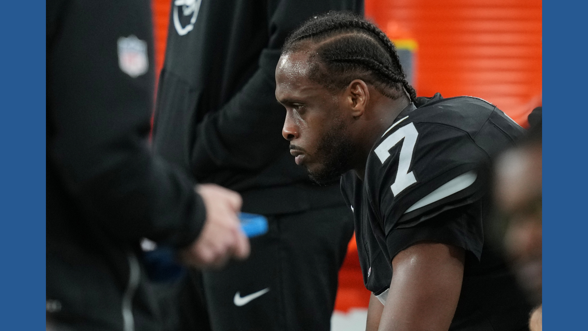 Geno Smith's frustration boils over with obscene gesture toward fed-up ...
