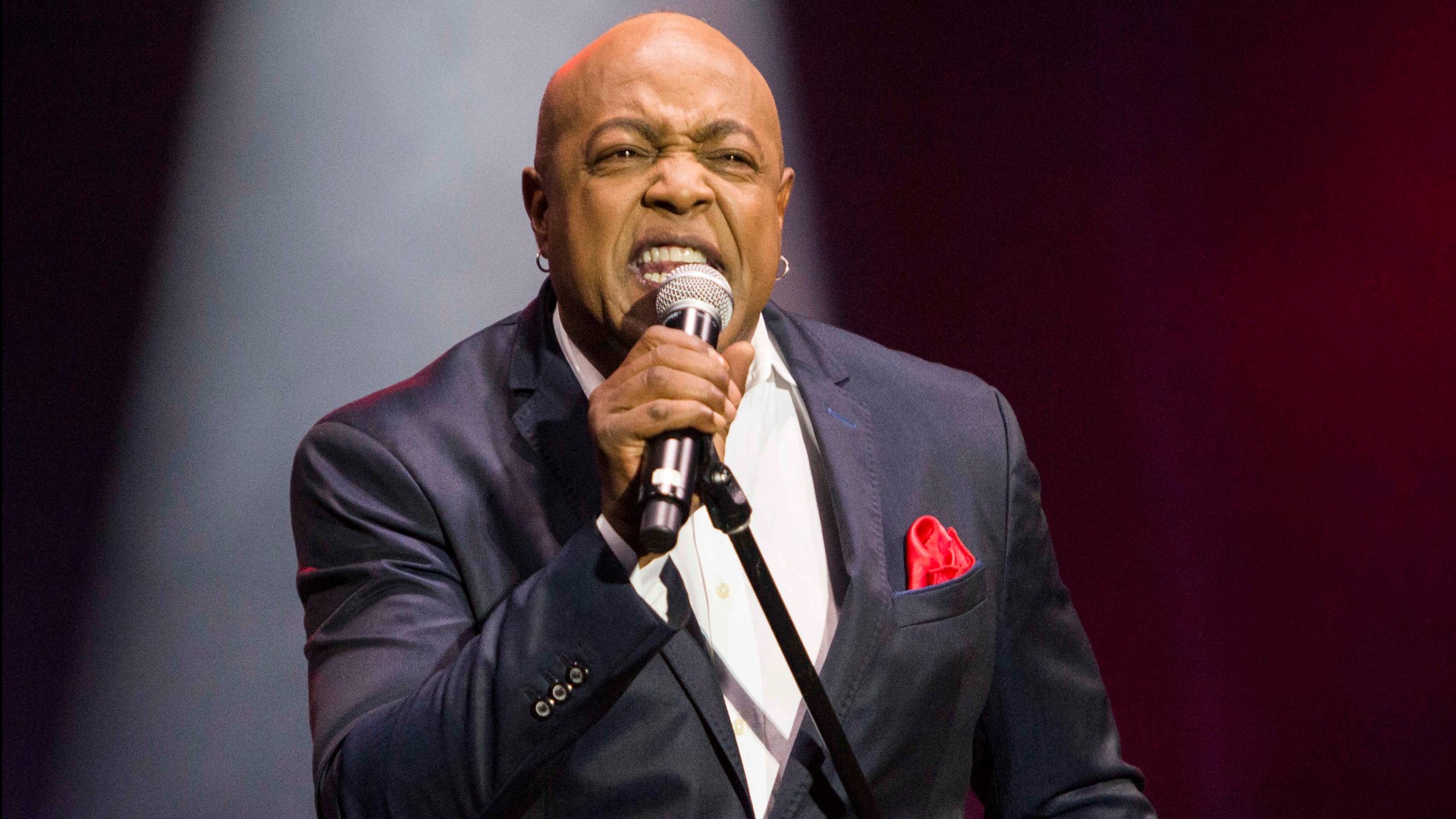 Peabo Bryson 'under medical care' after stroke, rep says | wbir.com