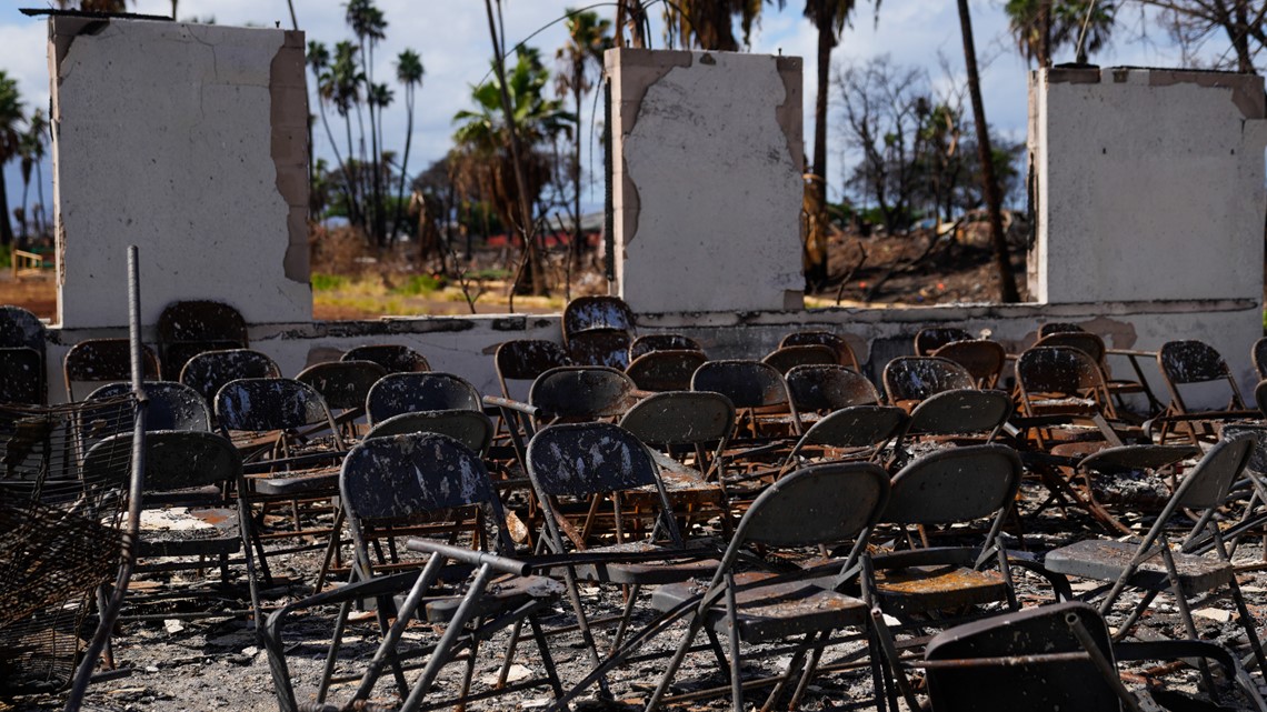 Hawaii's historic Lahaina reopens to residents after deadly fire | wbir.com