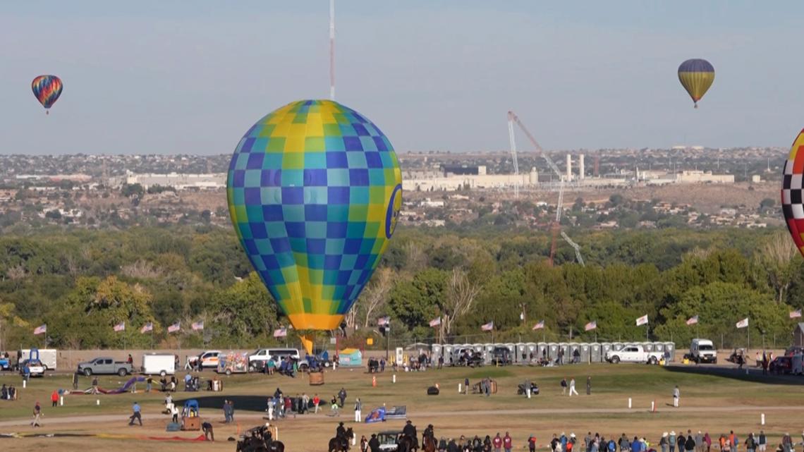 Hot air balloon hits, collapses Albuquerque radio tower | wbir.com