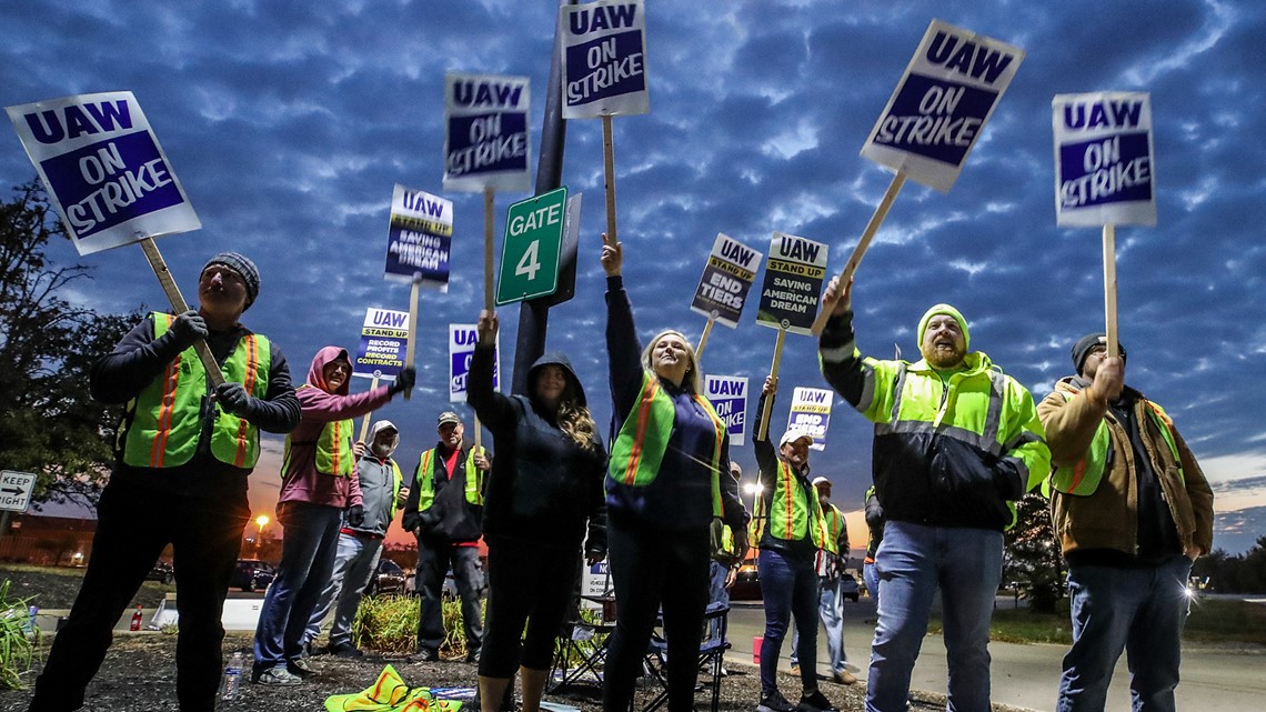 UAW says new strike announcements could come at any time | wbir.com