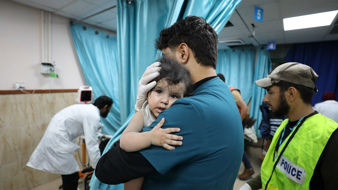 Second aid convoy reaches Gaza as Israel widens attacks | wbir.com
