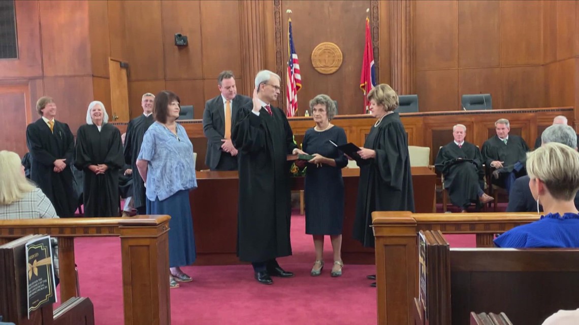 'To the best of my skill and ability': Judges, DA, clerks take oath to ...