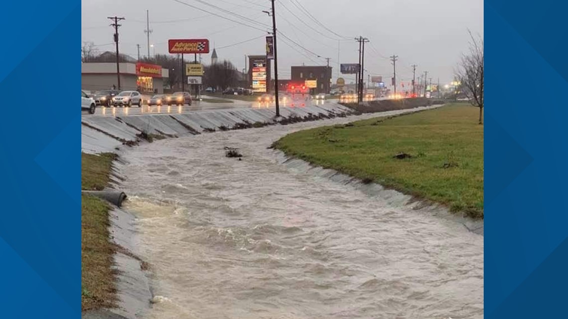 Roads and schools close for flooding after severe rain Thursday | wbir.com
