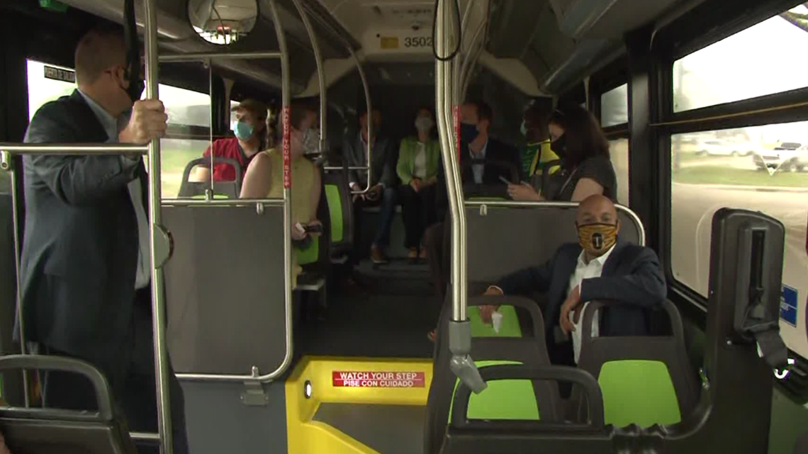 Knoxville leaders introduce new electric KAT buses | wbir.com