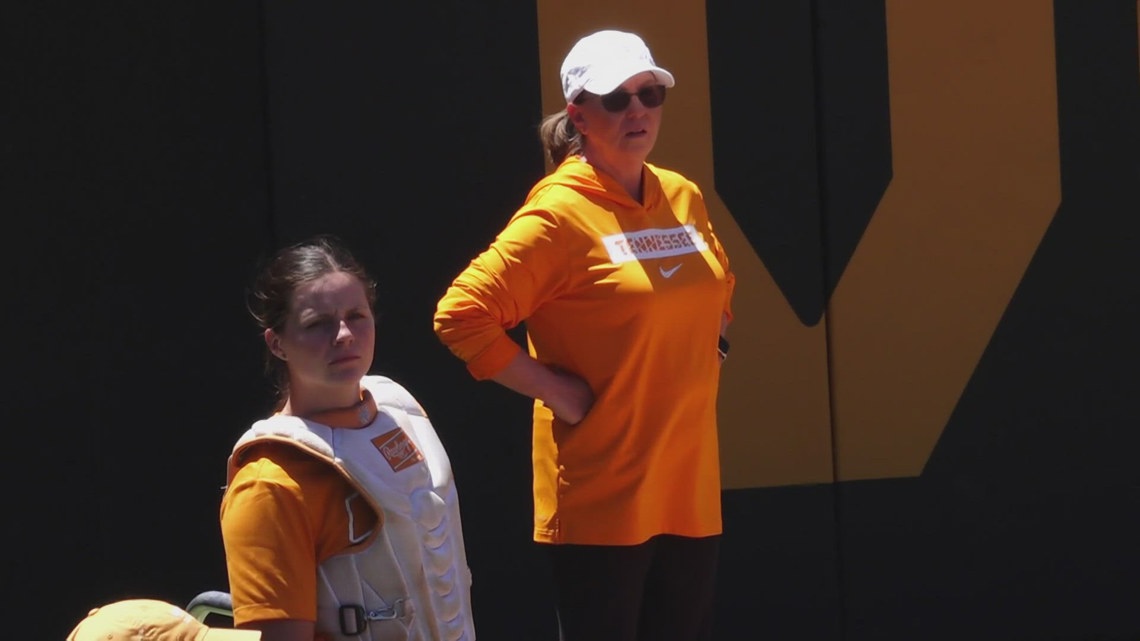 Lady Vols Softball Coach Signs Contract Extension Wbir