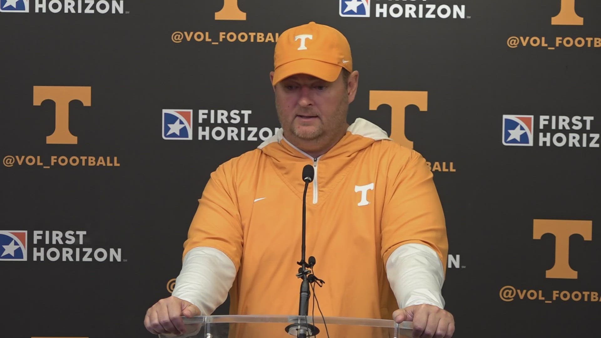 Memphis linebacker Tim Hart picks Vols | wbir.com