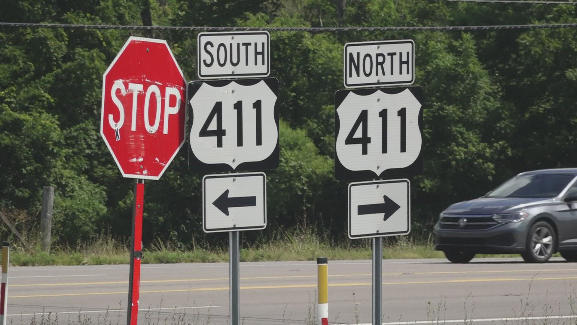Crash on Highway 411 kills two in Blount County | wbir.com