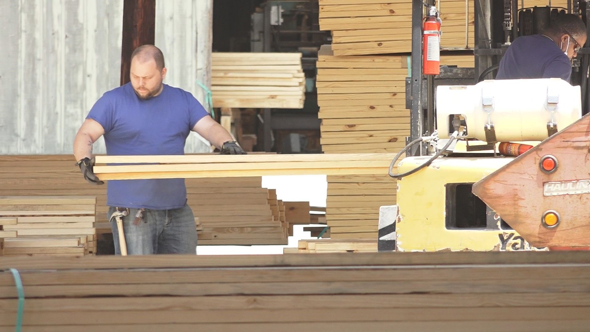 Lumber shortage drives up prices | wbir.com
