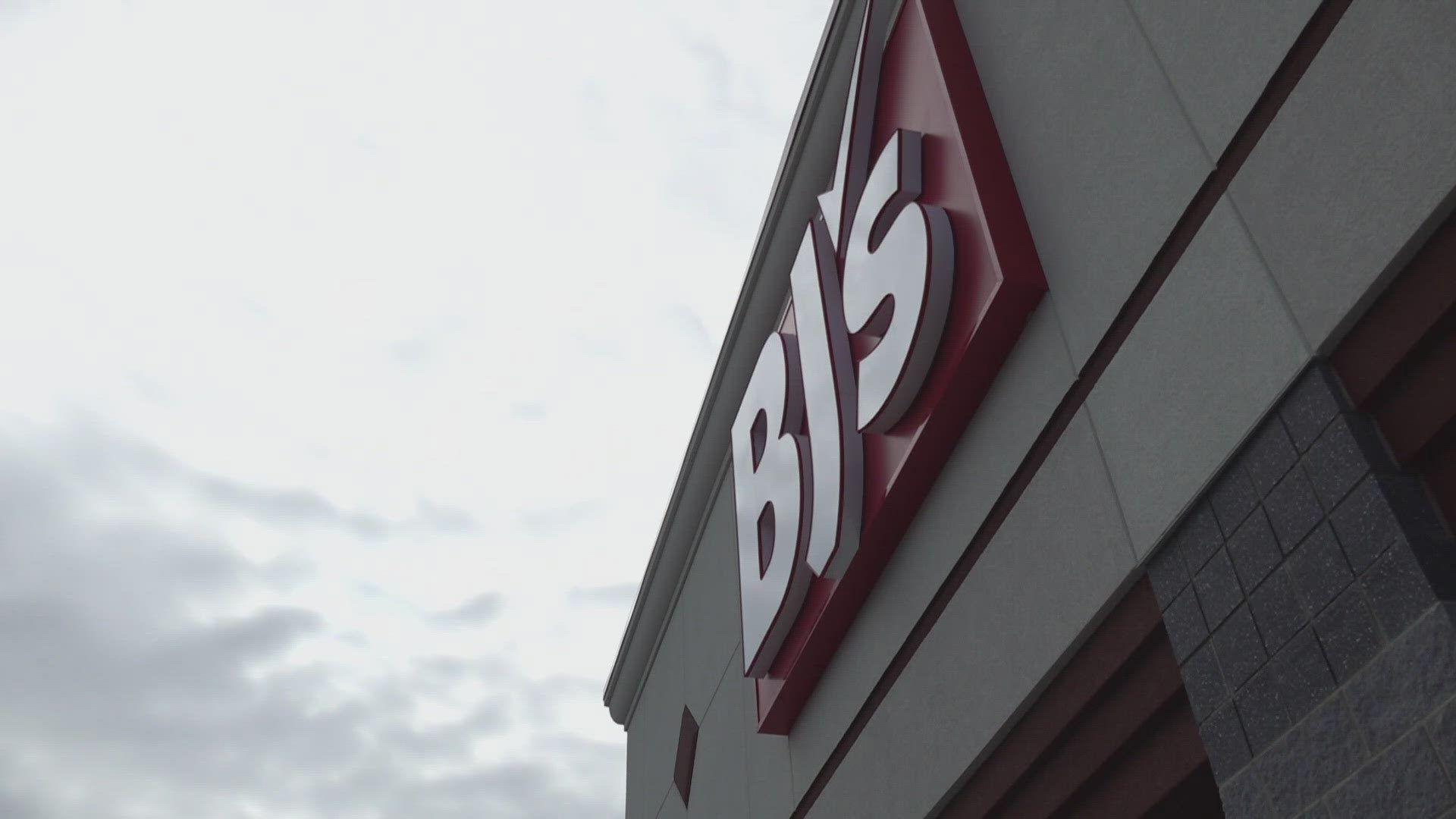 Foothills Mall welcomes new anchor store as business continues growing ...