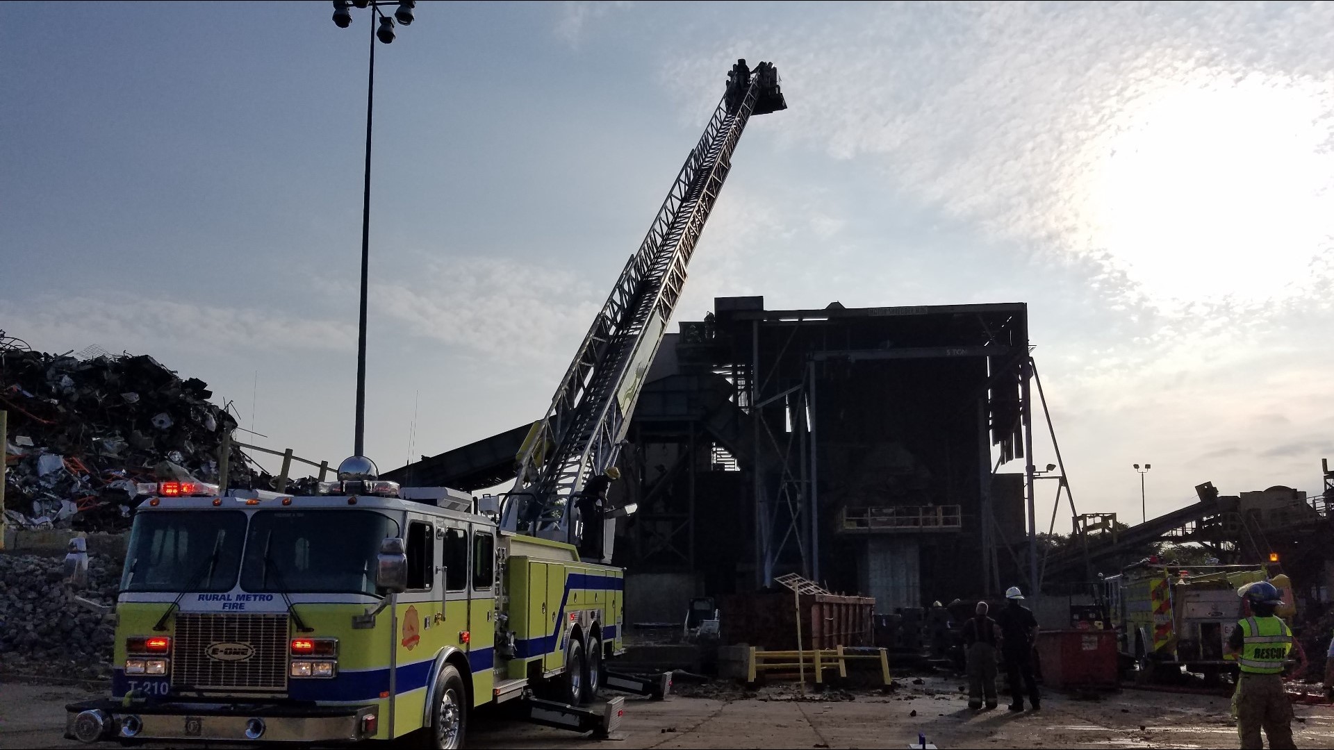 Rural Metro Fire: All workers evacuated from fire at PSC Metals | wbir.com