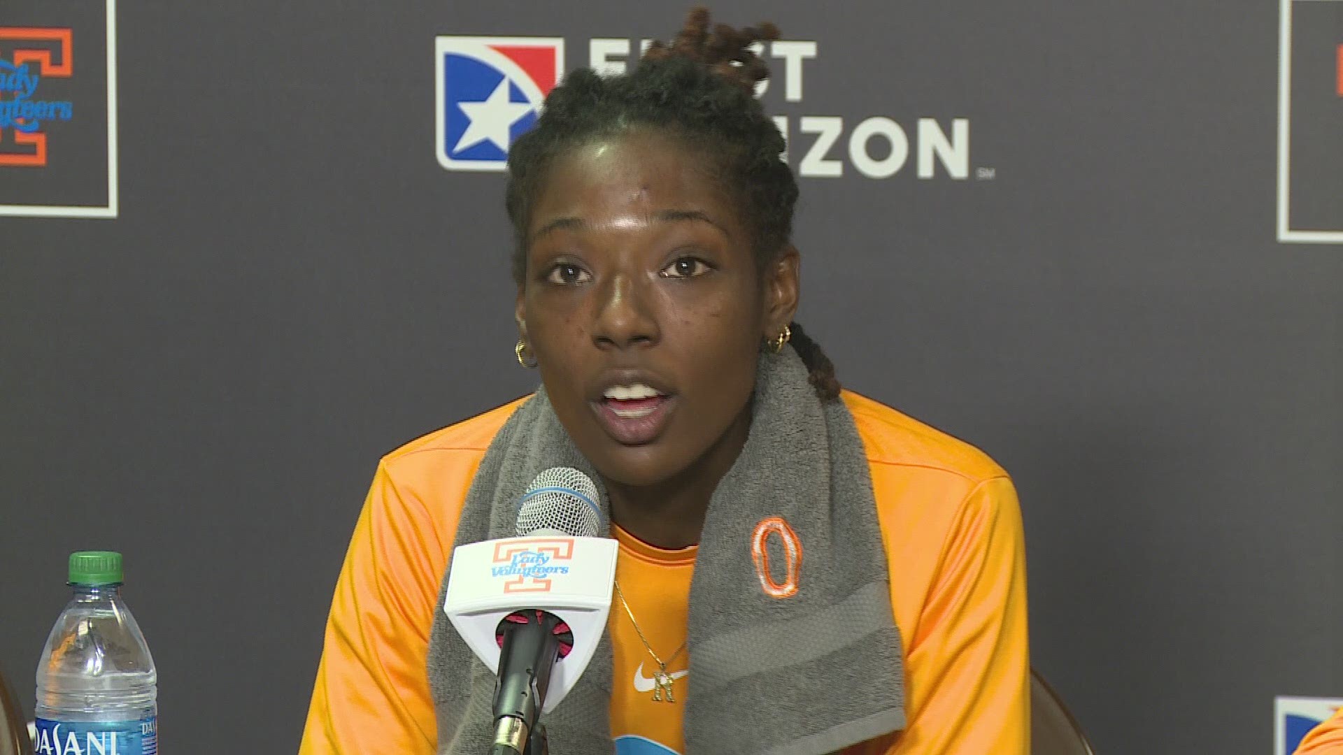 Could Lady Vol Rennia Davis dunk in a game? | wbir.com