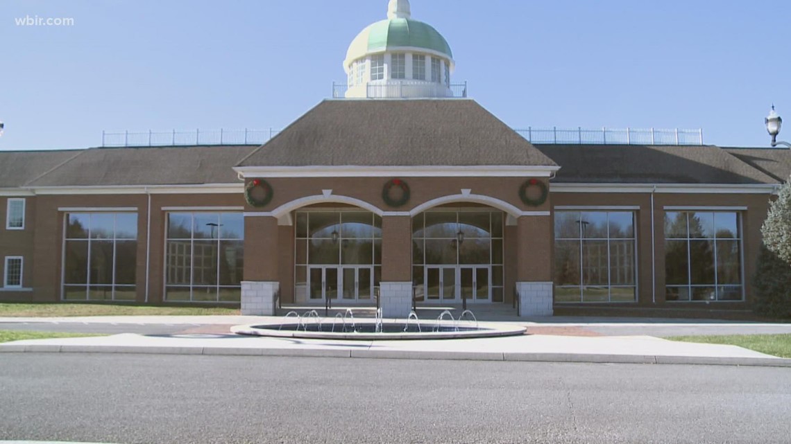 Crown College leader pushes to display torn-down statues | wbir.com