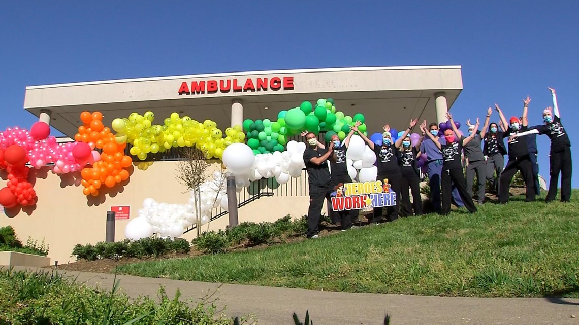 Woman creates huge balloon display to give bold, bright 'thank you' to ...