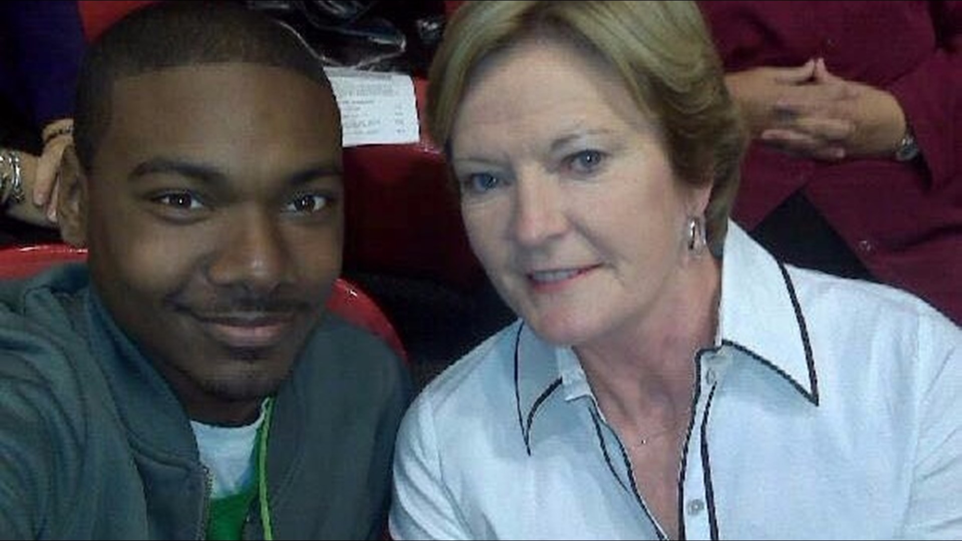 Lady Vol legend Candace Parker honors Coach Pat Summitt as she's named ...