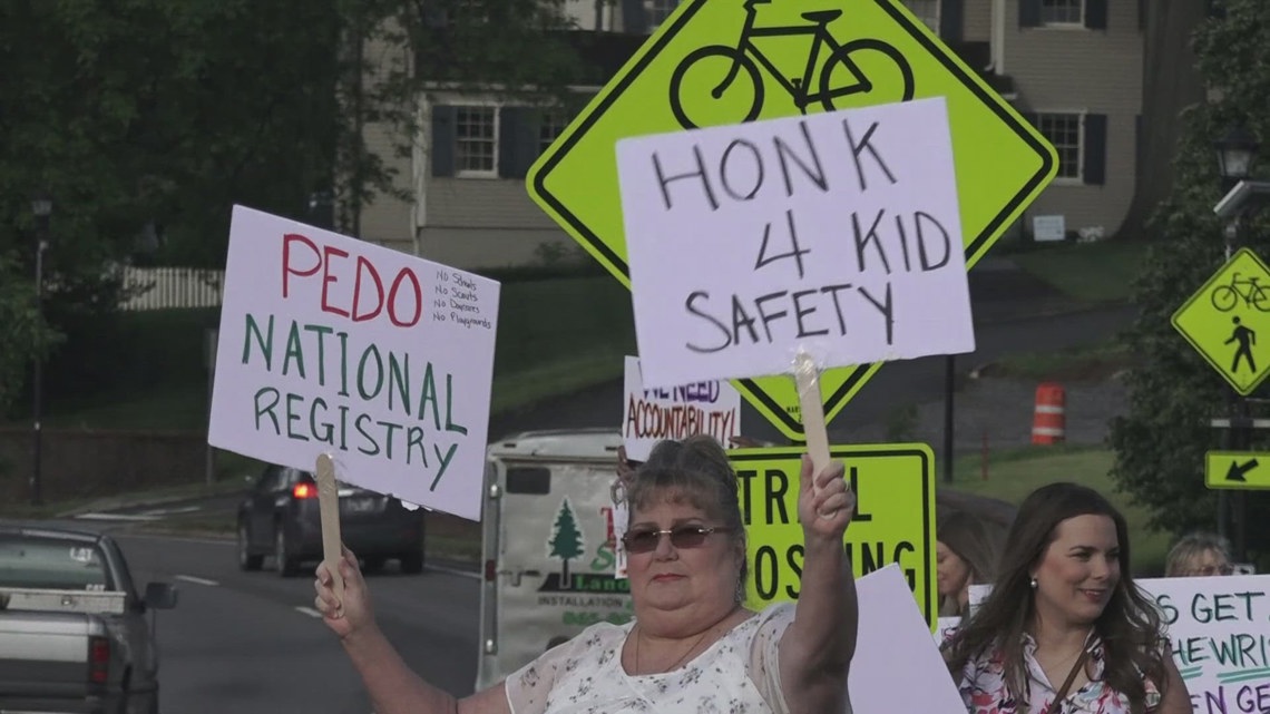 'The justice system failed our kids' | Blount Co. parents protest ...