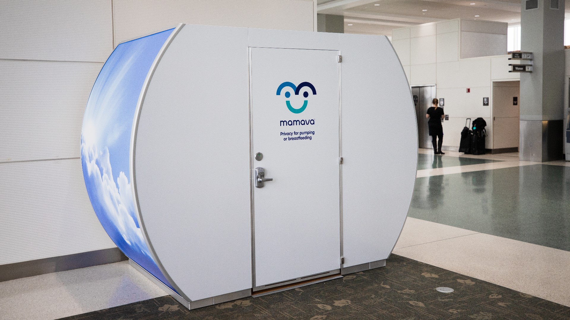 New nursing pod opens at McGhee Tyson Airport | wbir.com