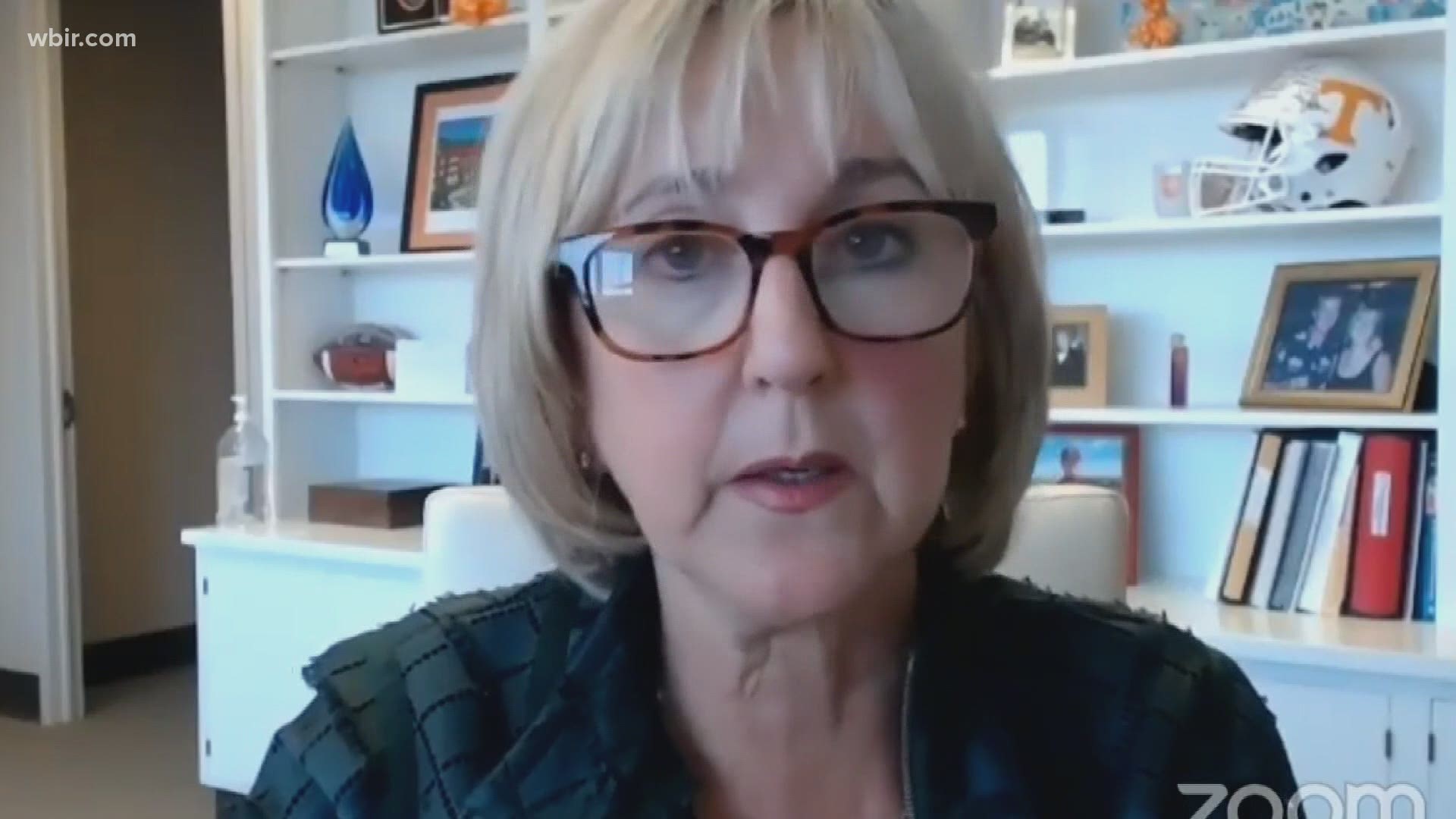 Leaders at UT threaten changes after COVID-19 spike on campus | wbir.com