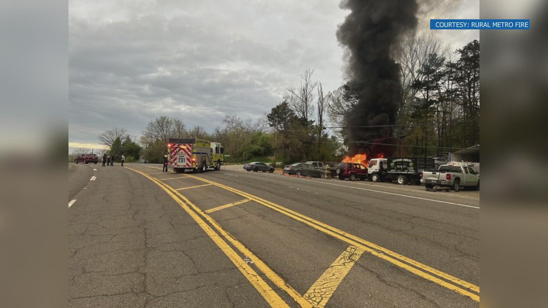 'Multiple cars are on fire' | Rural Metro crews respond to fire at ...