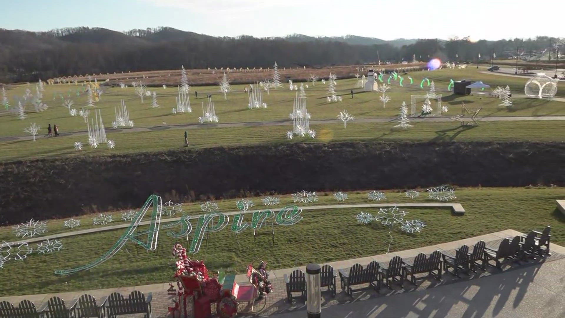 Holiday light show and trails enchant families at Aspire in Clinton ...