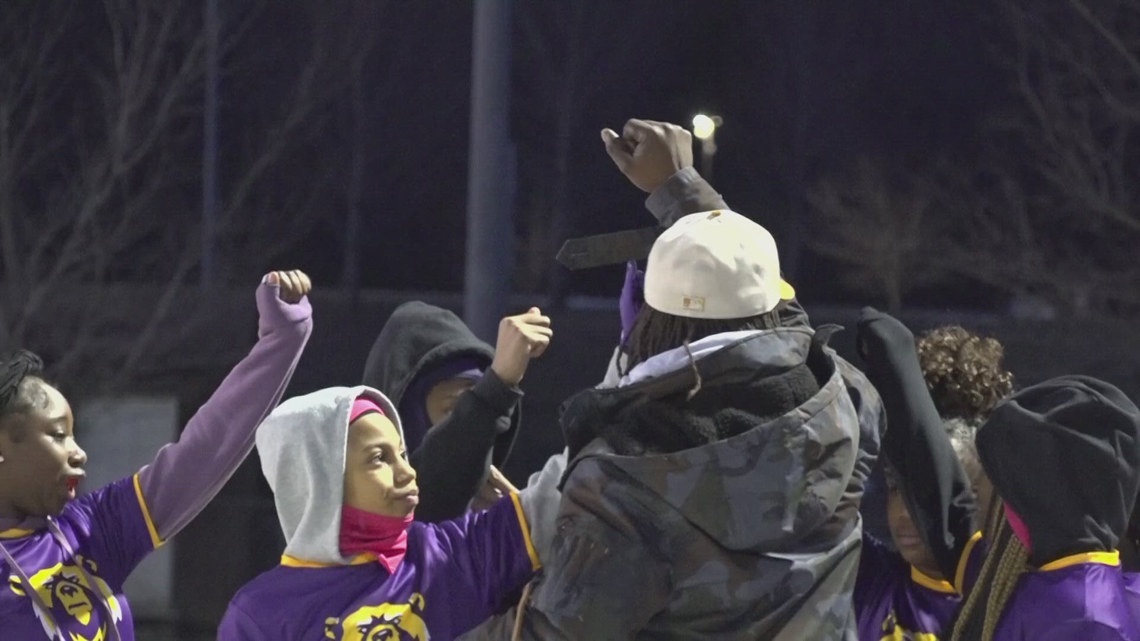 Girl's flag football grows in popularity as Vine Middle School takes on ...