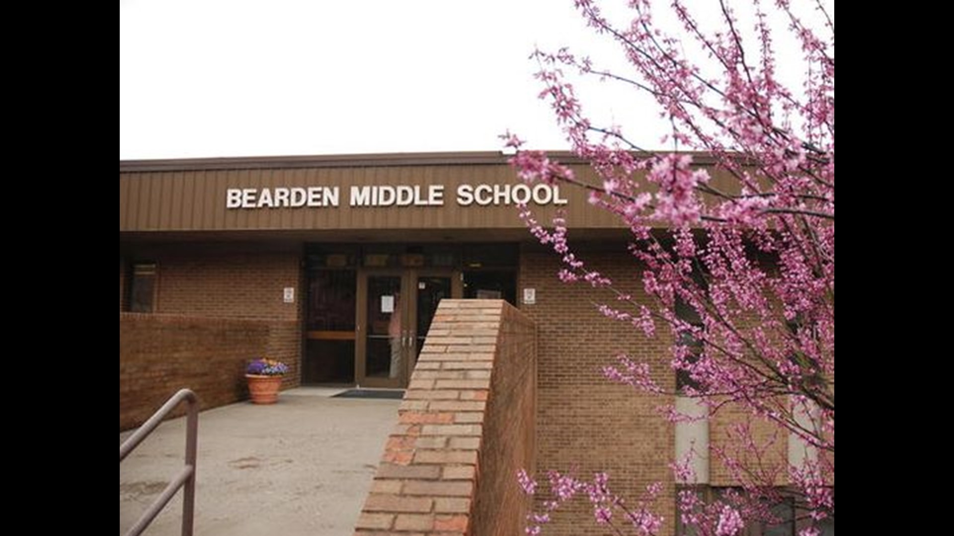 New car pool program available for Bearden Middle School | wbir.com