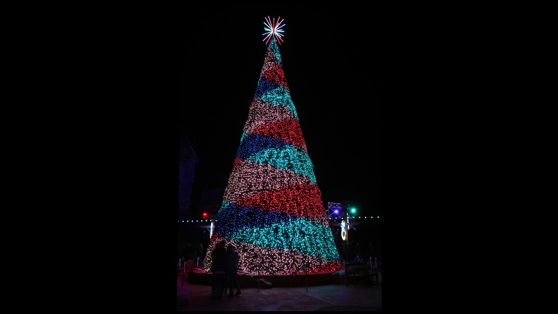 PHOTOS: Dollywood's Smoky Mountain Christmas | wbir.com