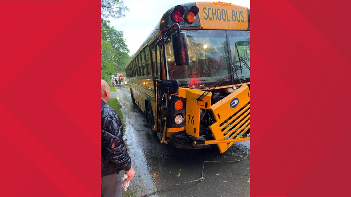 No injuries reported after Jefferson Co. school bus crash involving fallen tree | wbir.com