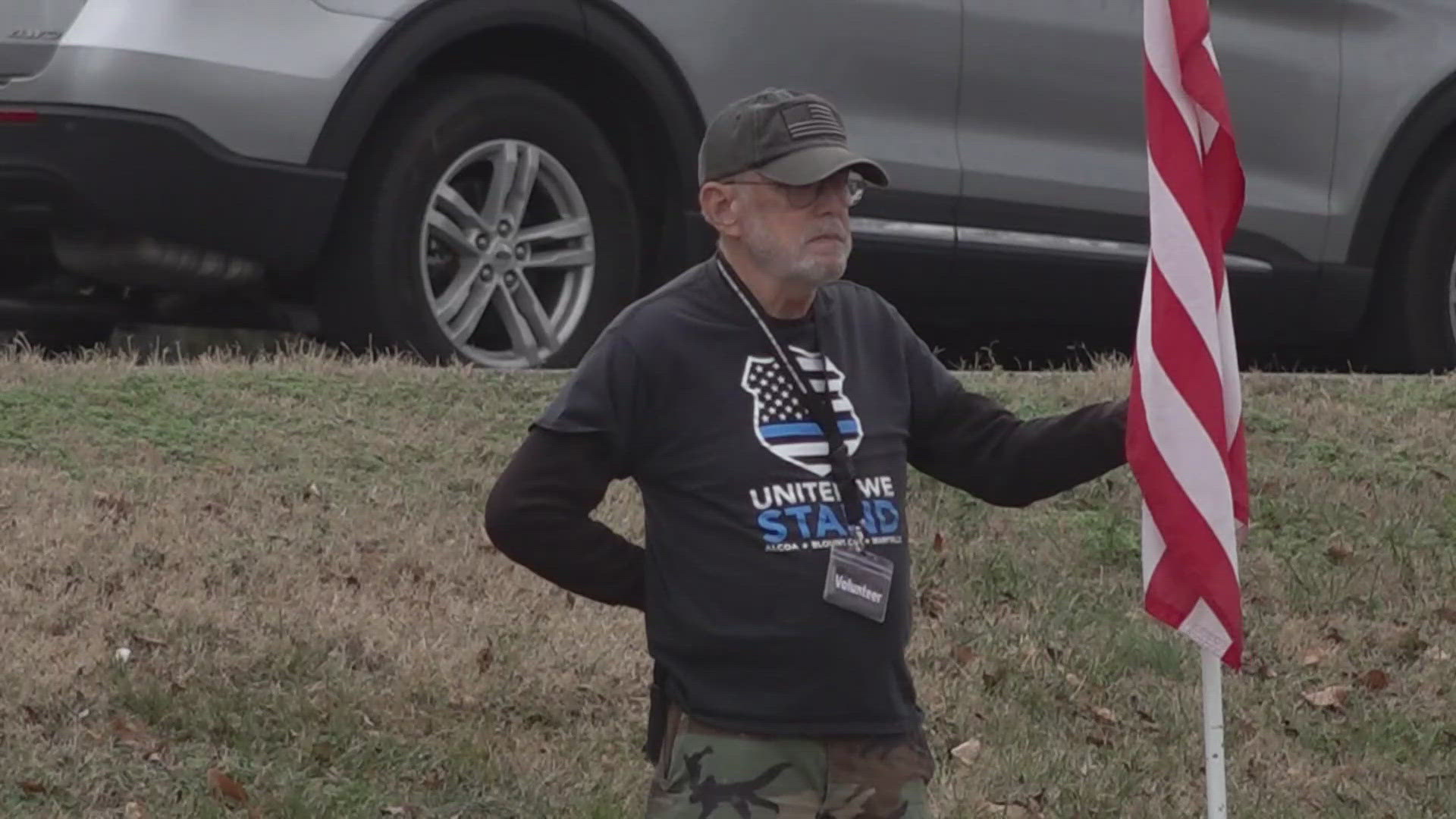 Blount County man stands outside justice center to honor fallen Deputy ...