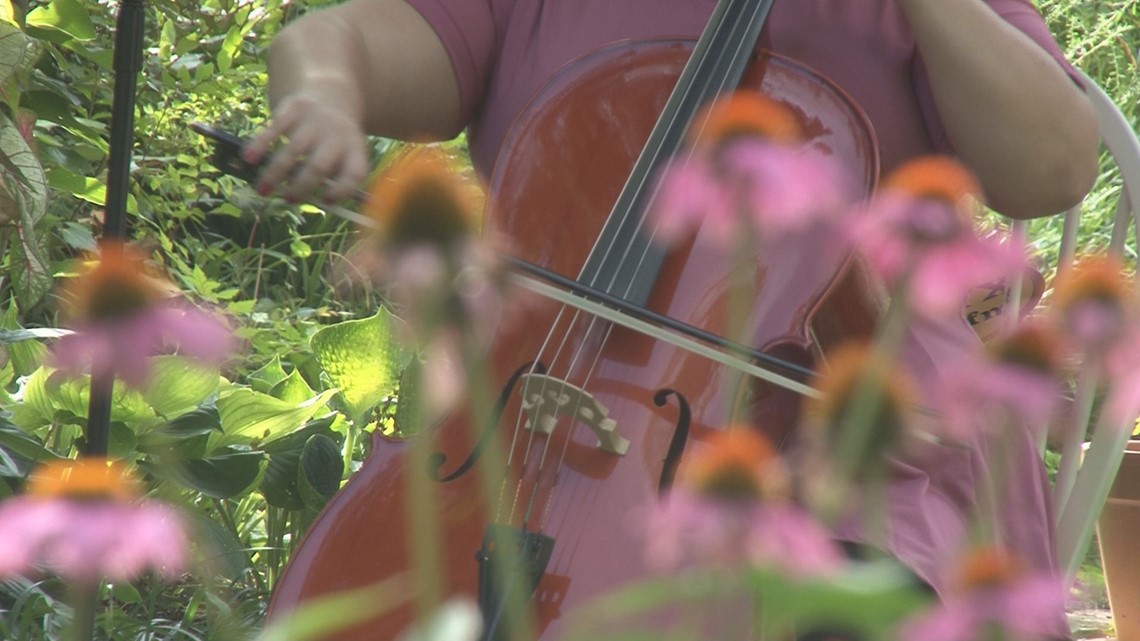 Outdoor cello lessons breathe life and harmony into out-of-work North ...