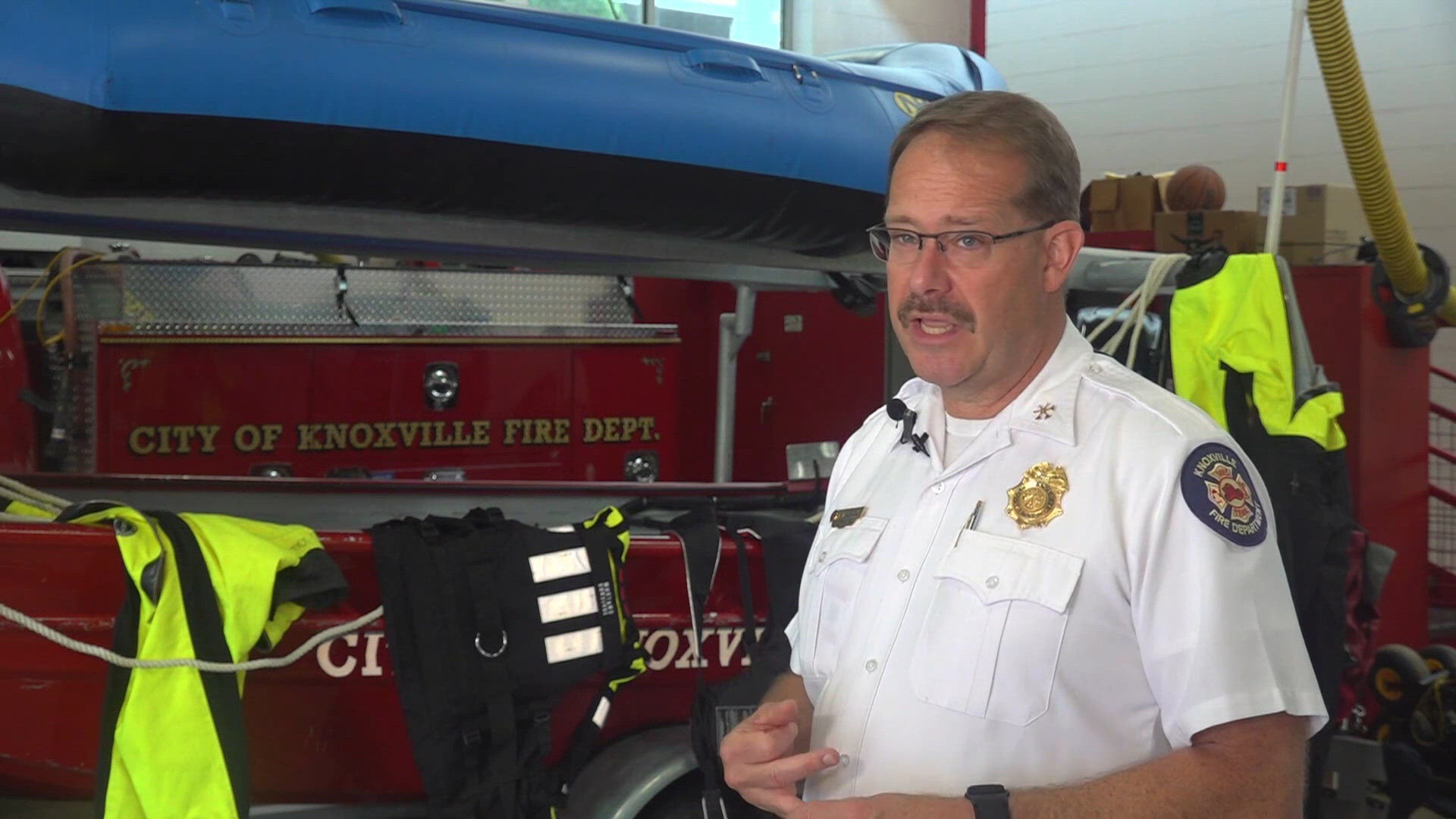 Knoxville officials urge drivers to avoid floodwaters | wbir.com