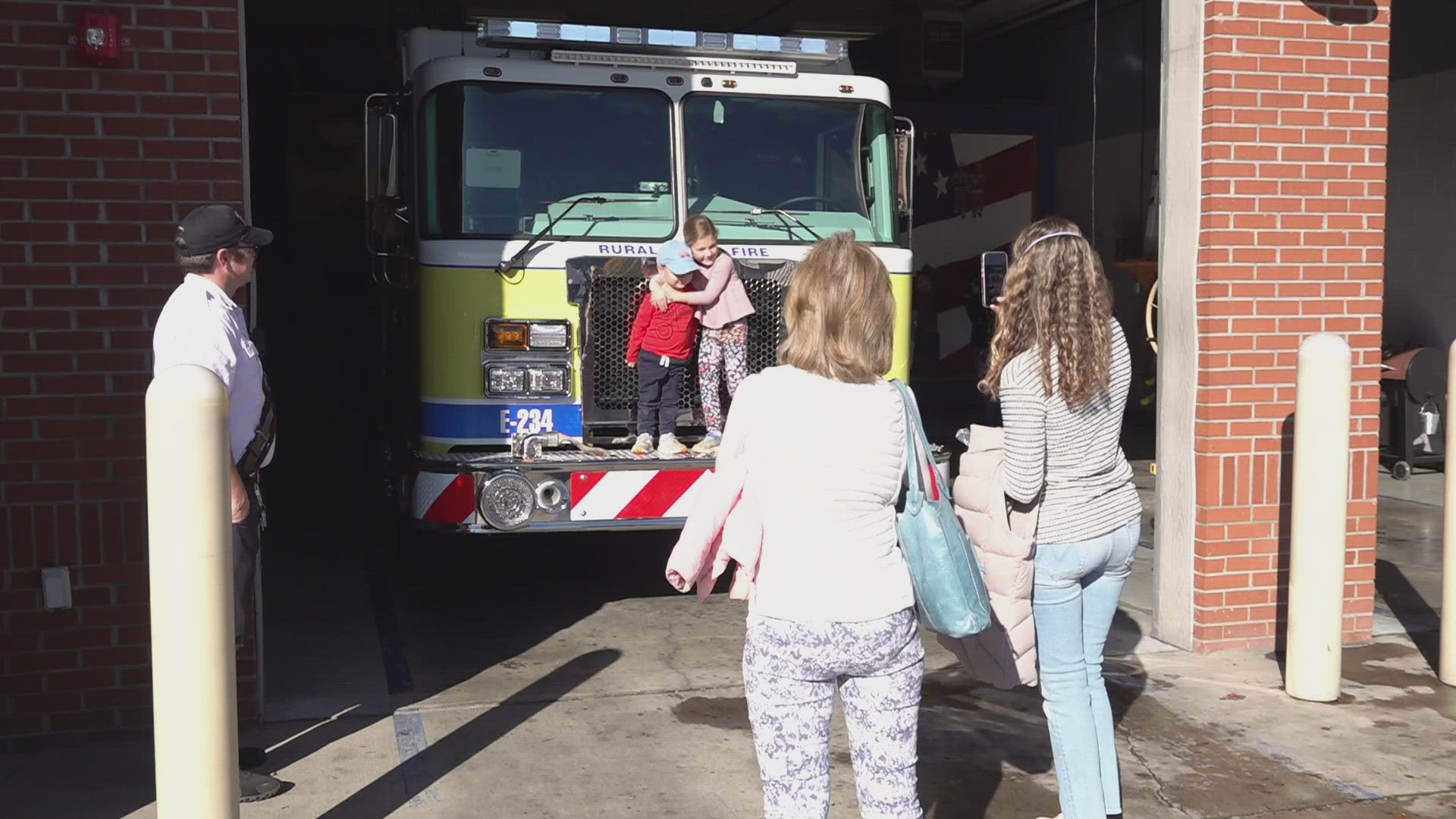 Rural Metro dedicates new firetruck for station in Gibbs community ...