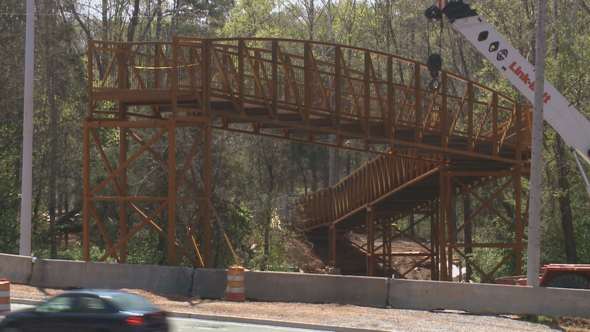 Pedestrian bridge now extends over Western Ave. | wbir.com