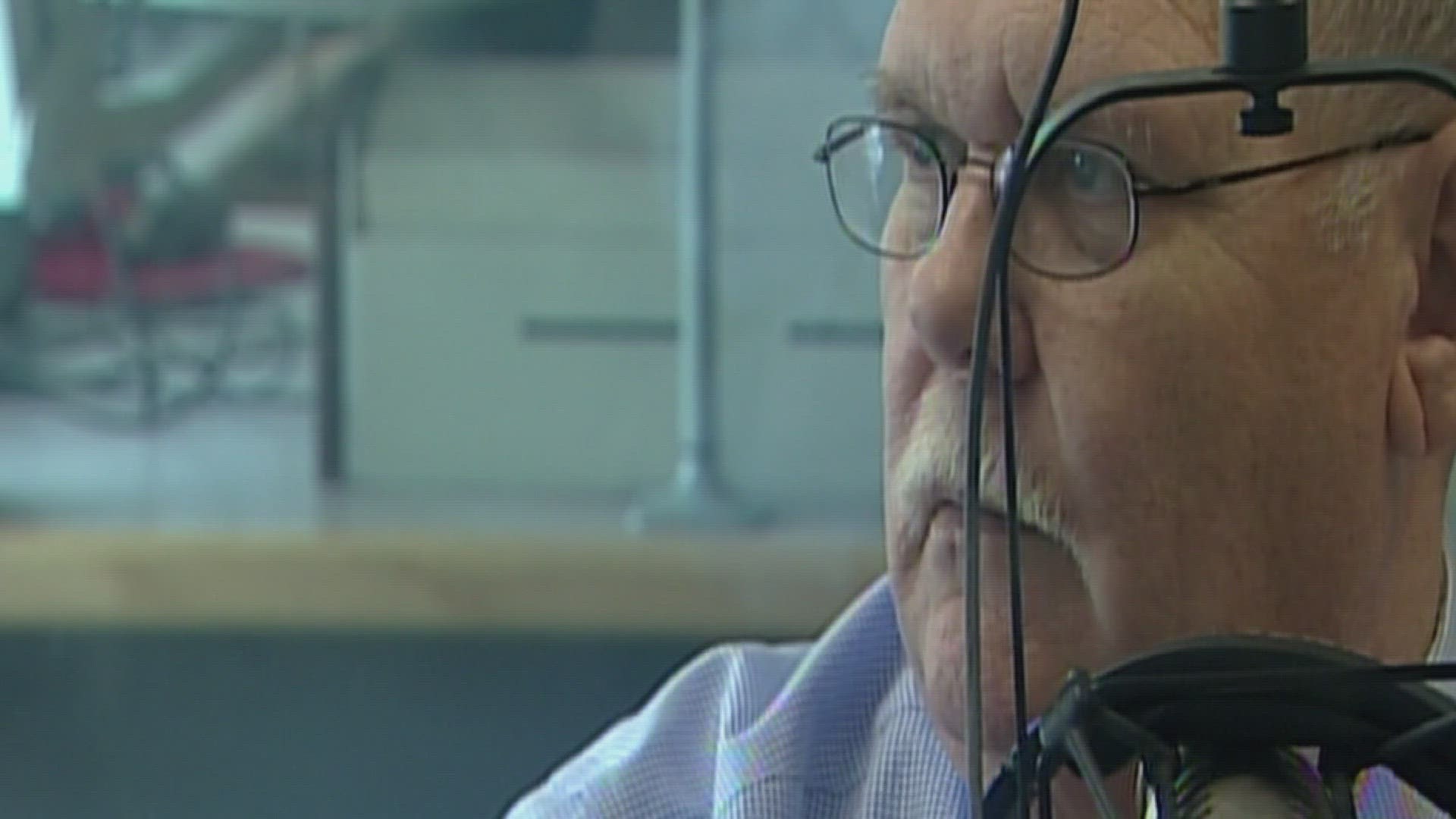 Knoxville radio personality Dave Foulk dies | wbir.com