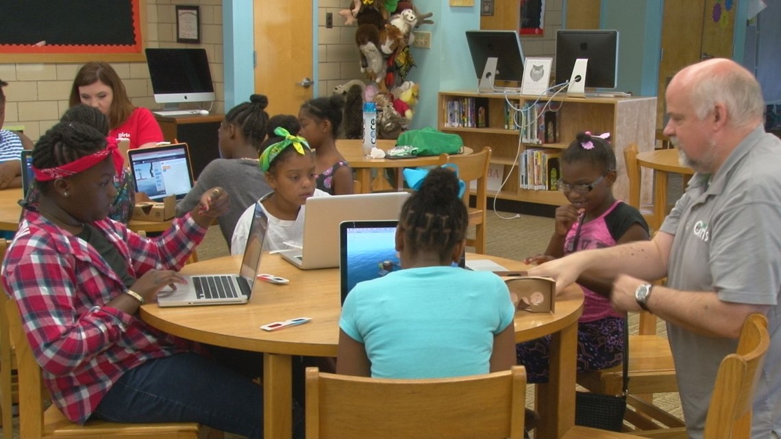 Summer class introduces young girls to a new language: coding | wbir.com