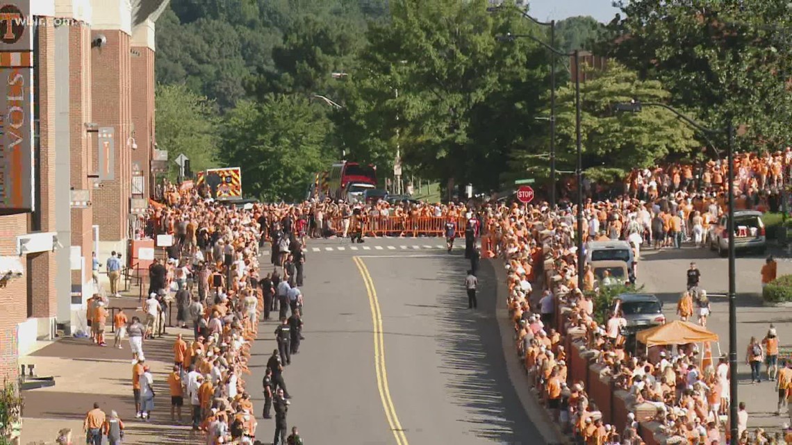 Vol fans travel from across the U.S. to cheer for their team in Neyland ...