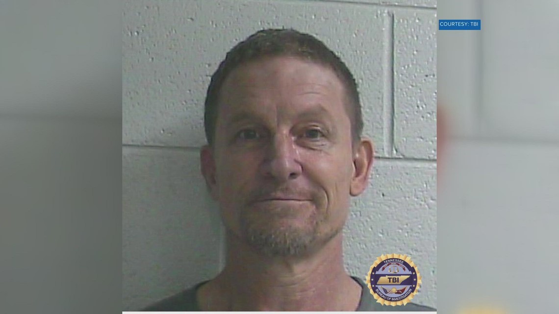 Investigators searching for inmate who escaped from federal custody ...