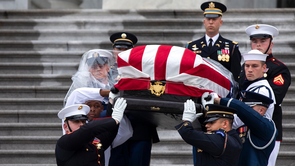 Military pallbearer completes duties at John McCain procession despite ...