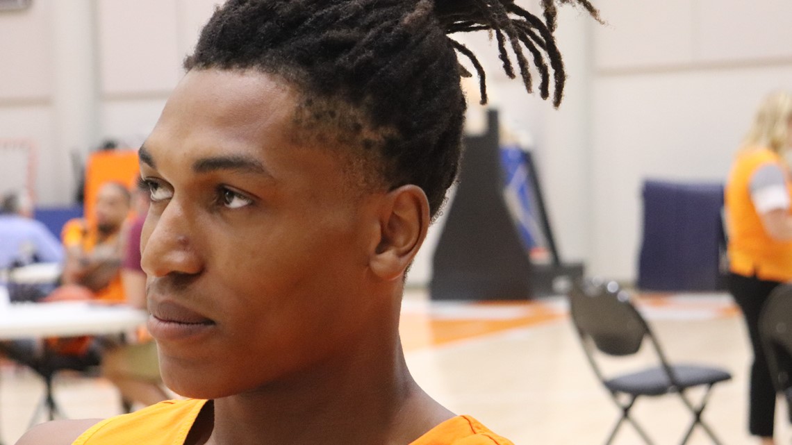 Yves Pons withdraws from NBA Draft, staying at Tennessee | wbir.com