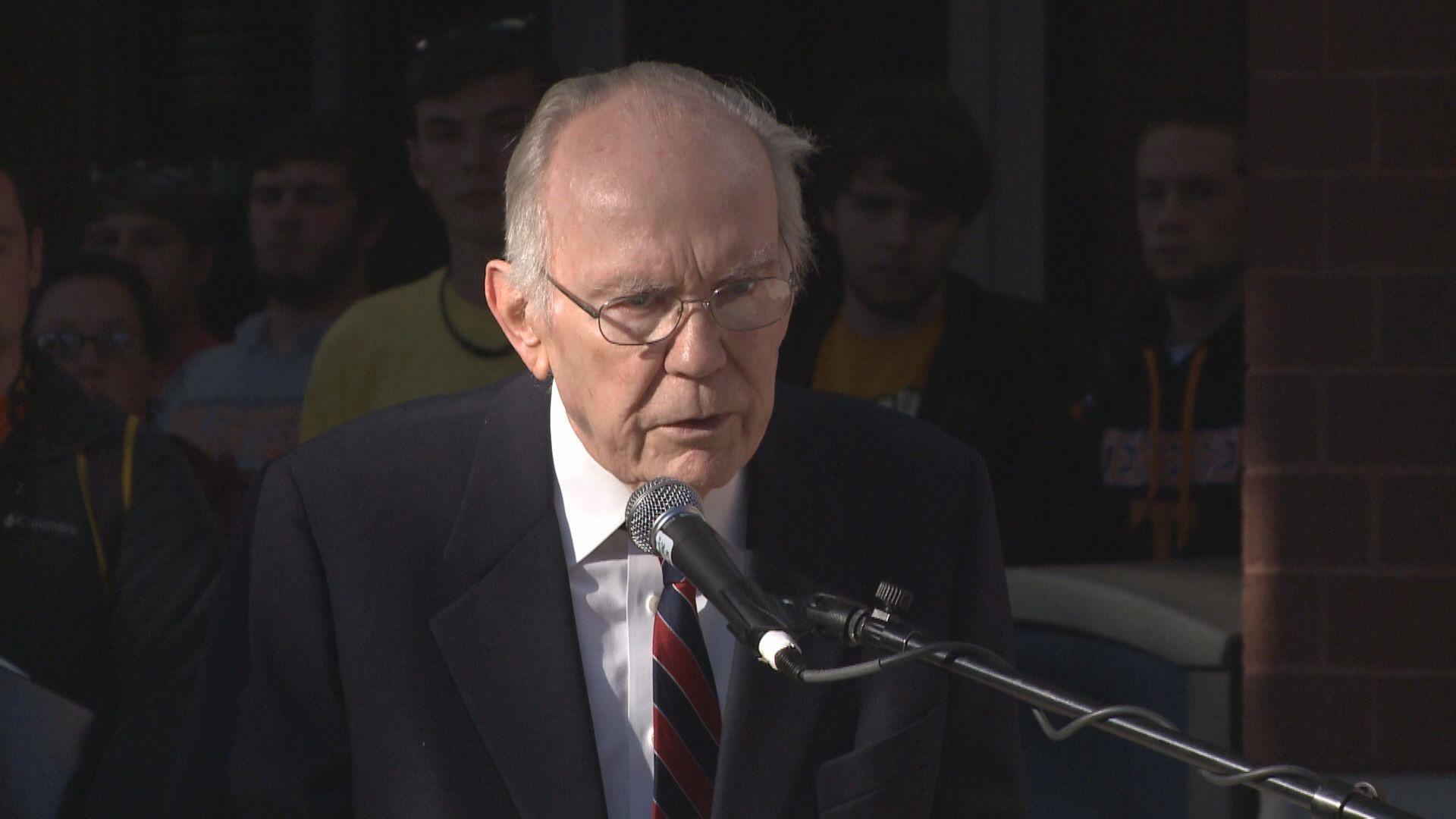 Tennessee lawmakers pay respects to Ben Atchley | wbir.com