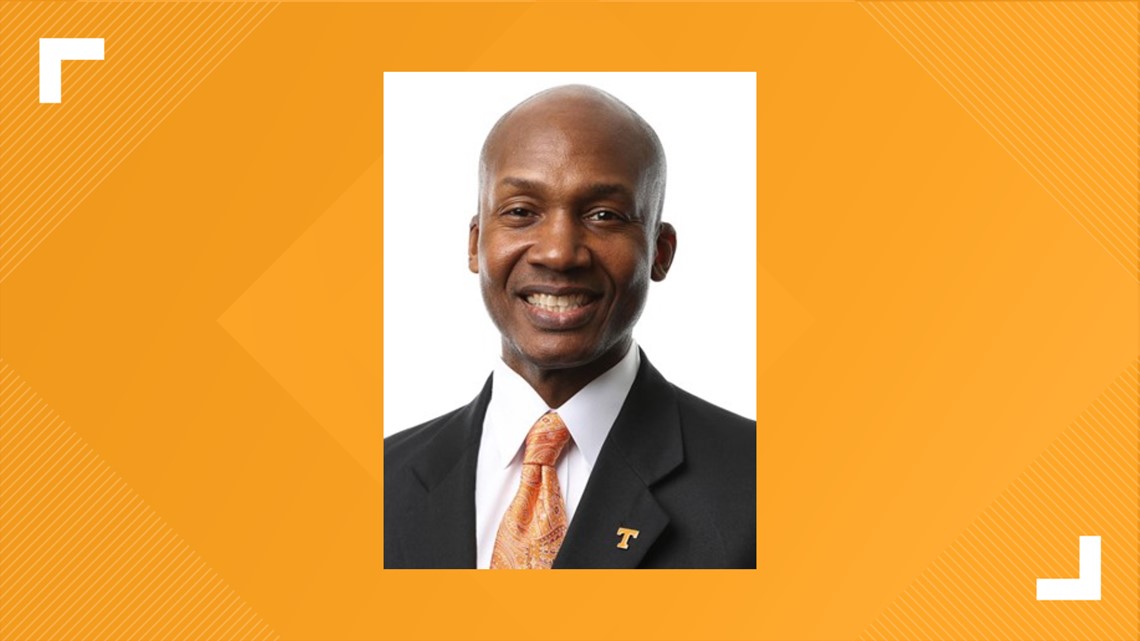 Desmond Oliver named ETSU men's basketball head coach | wbir.com