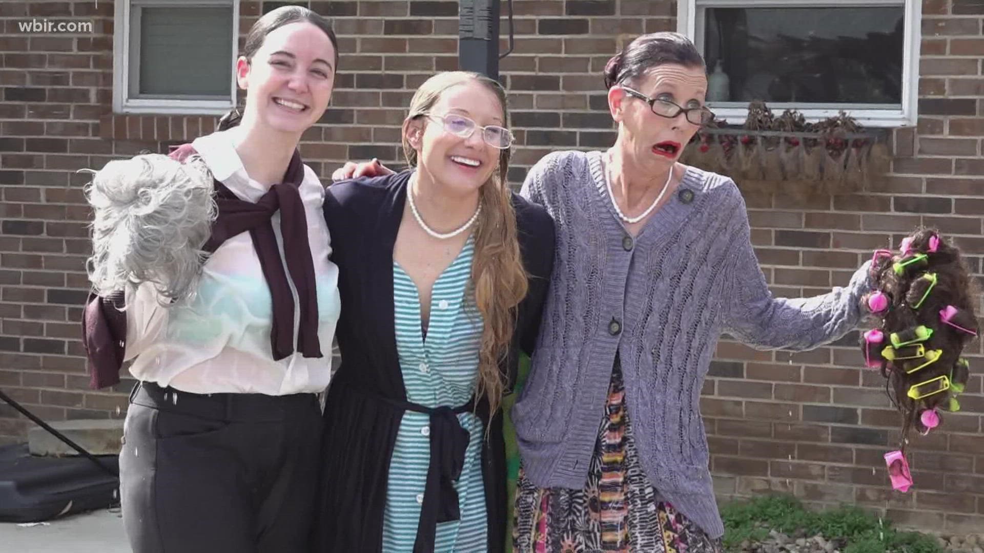 Karns Elementary School teachers take "polar plunge" for Special Olympics Tennessee | wbir.com