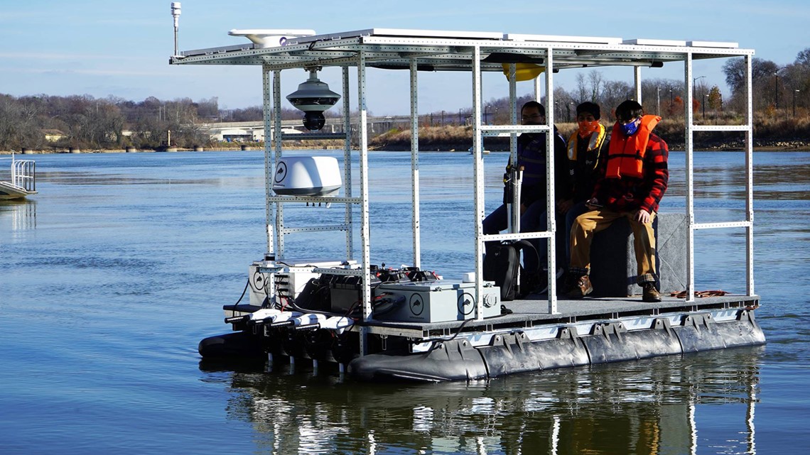 Company demonstrates autonomous water taxi concept at Volunteer Landing ...