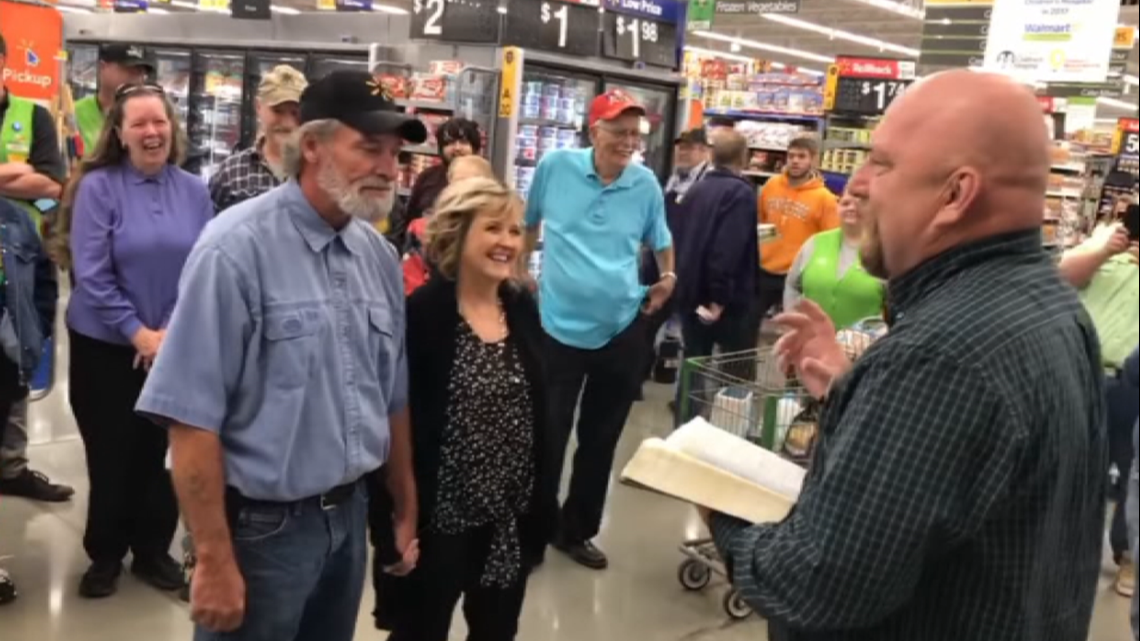 Walking down the (greeting card) aisle: Sevierville couple gets married ...