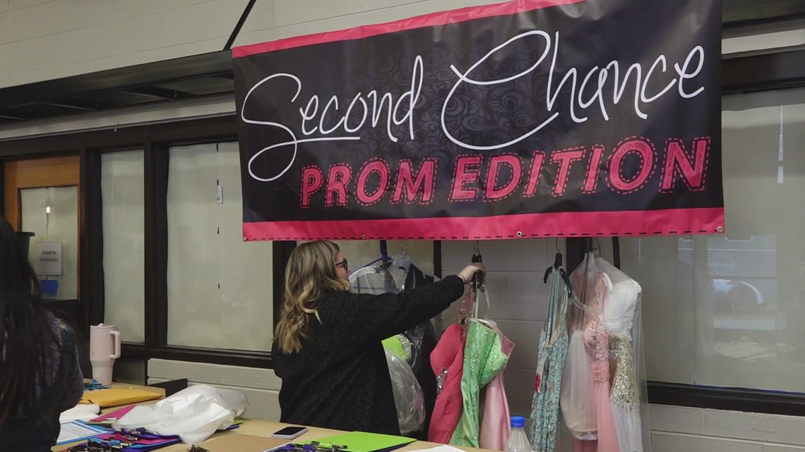 Second Chance Prom Ministry holds annual formal wear event | wbir.com