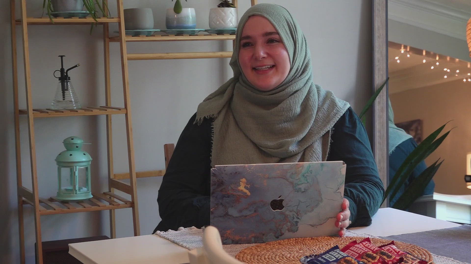 Knox County moves to dismiss lawsuit over Muslim woman's mugshot | wbir.com