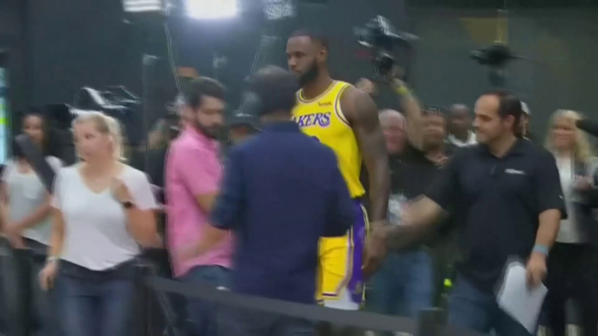 LeBron James leaves Lakers, becomes unrestricted free agent | wbir.com