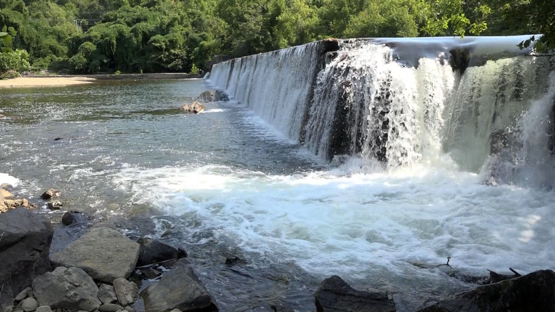 U.S. Army Corps of Engineers recommends removing two dams on the Little River | wbir.com