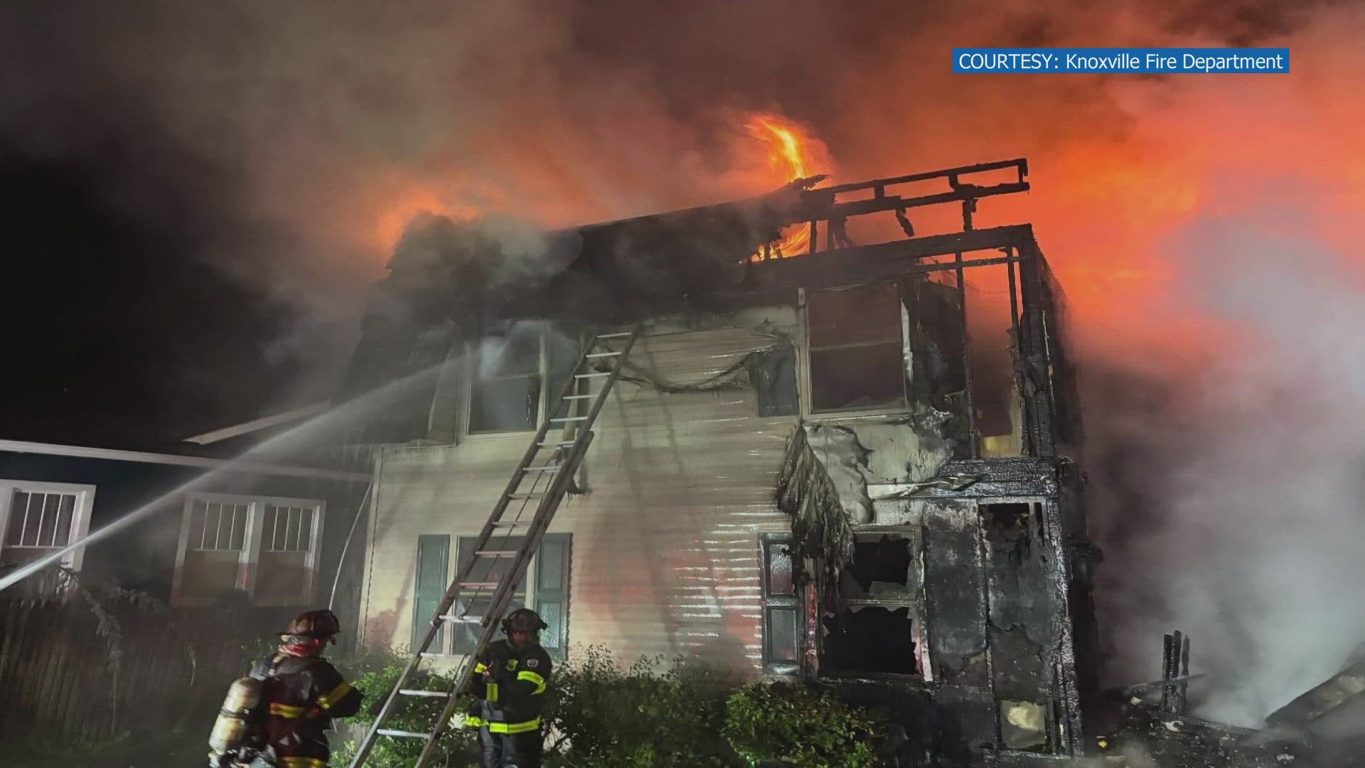 Fire destroys North Knoxville apartment building | wbir.com