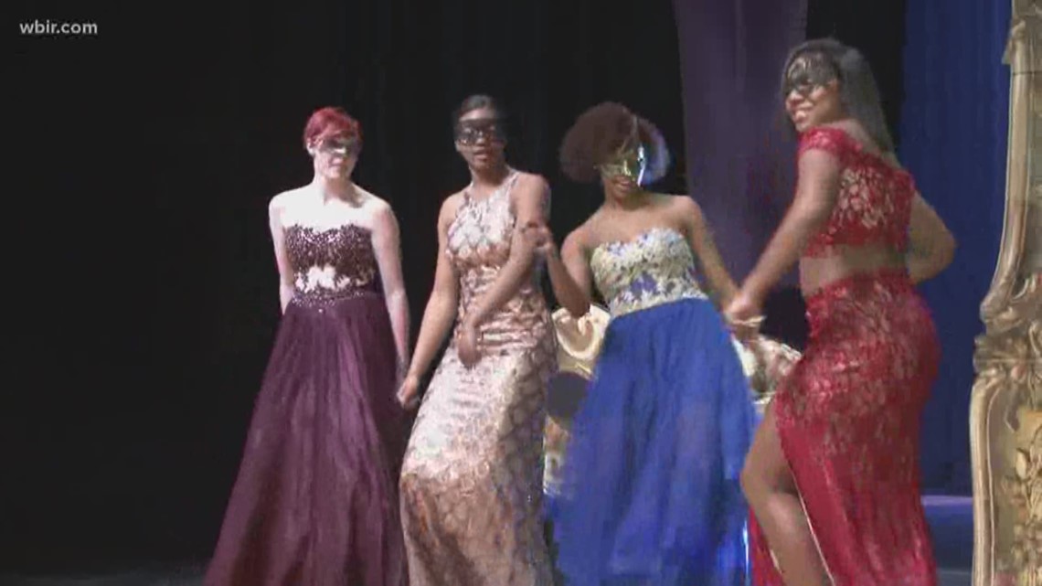 Austin-East students prom surprise | wbir.com